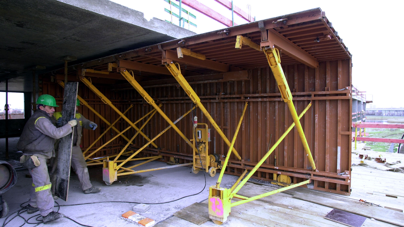 COFFRAGE TUNNEL DEMI COQUILLE STANDARD – OUTINORD